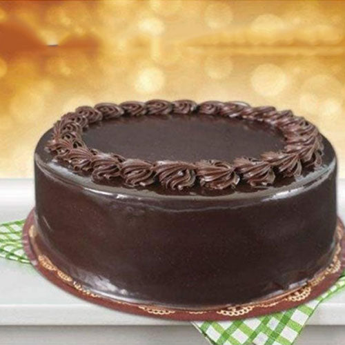 Chocolate Fudge Cake by Shehzan – Real Flowers Pakistan